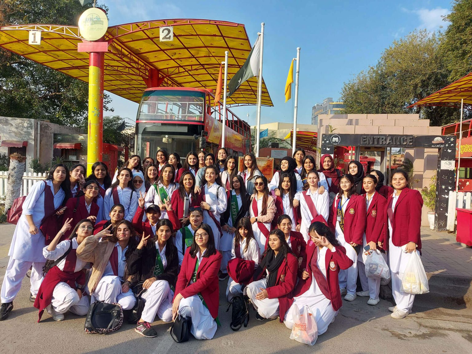 Senior School For Girls – DHAES Lahore